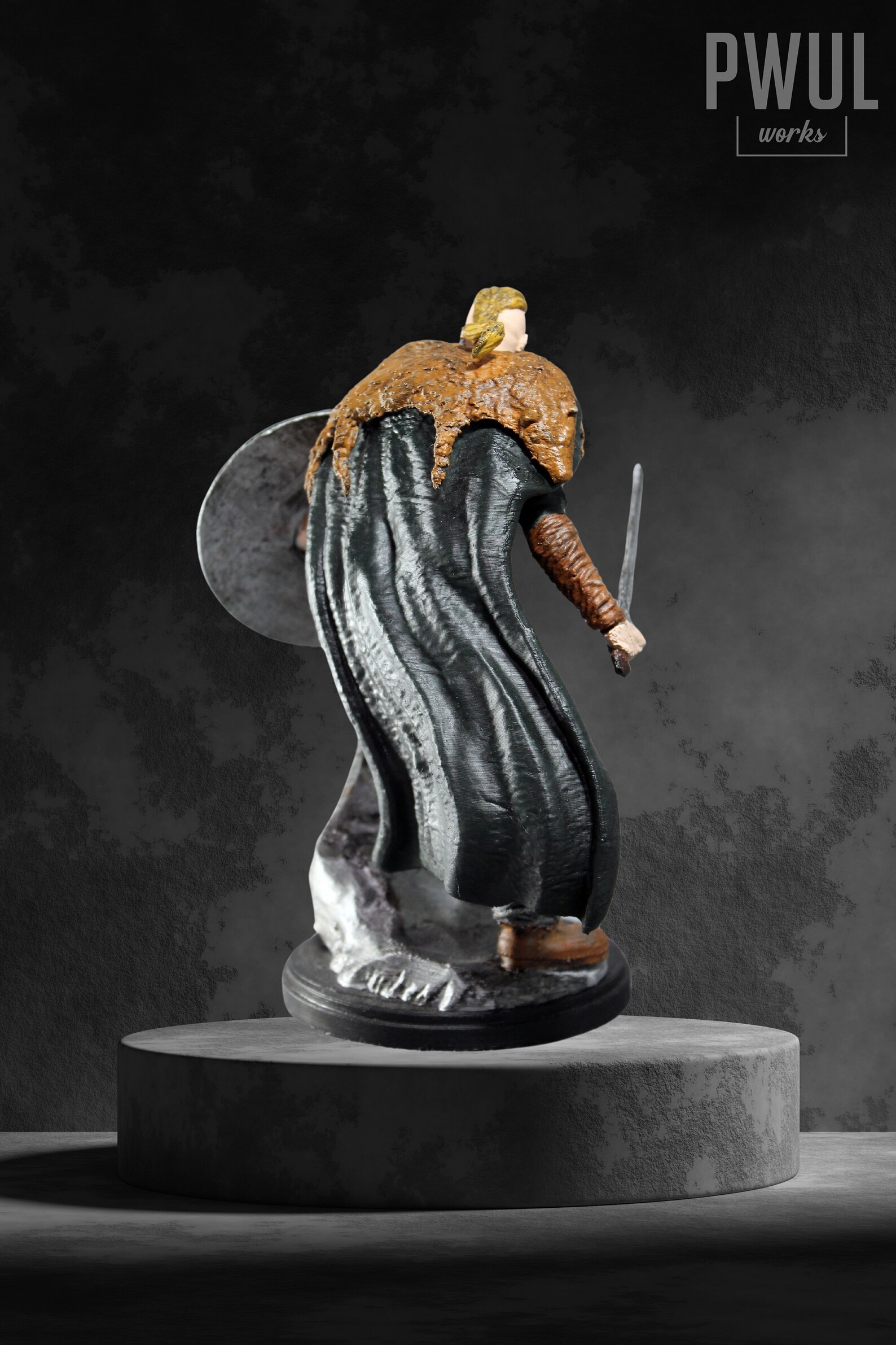 Hand-painted Ragnar Lothbrok Figurine: 3D Printed Viking Decor (18 Cm ...