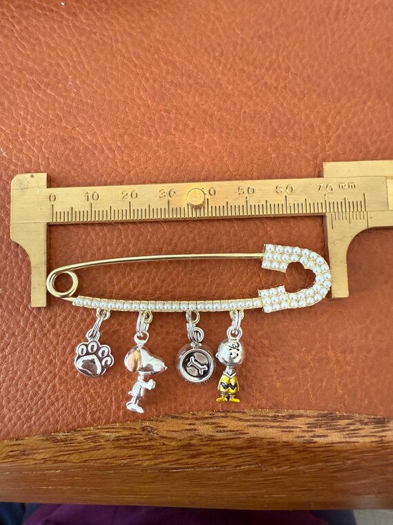 Peanuts/Snoopy Vintage Brooch - Gem