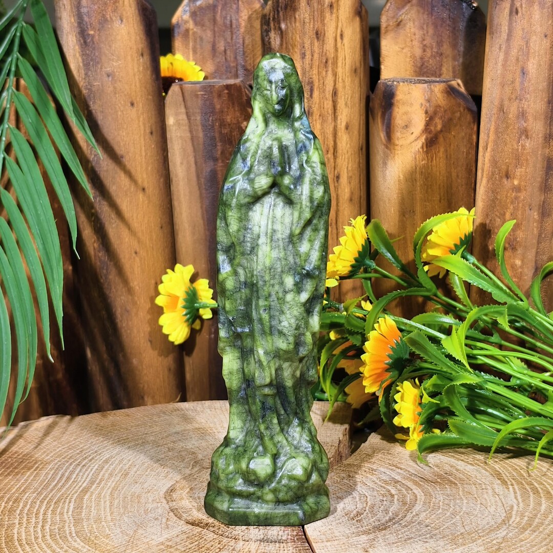 Green Jade Virgin Mary Sculpture: Metaphysical Healing Stone Godness, 7 ...