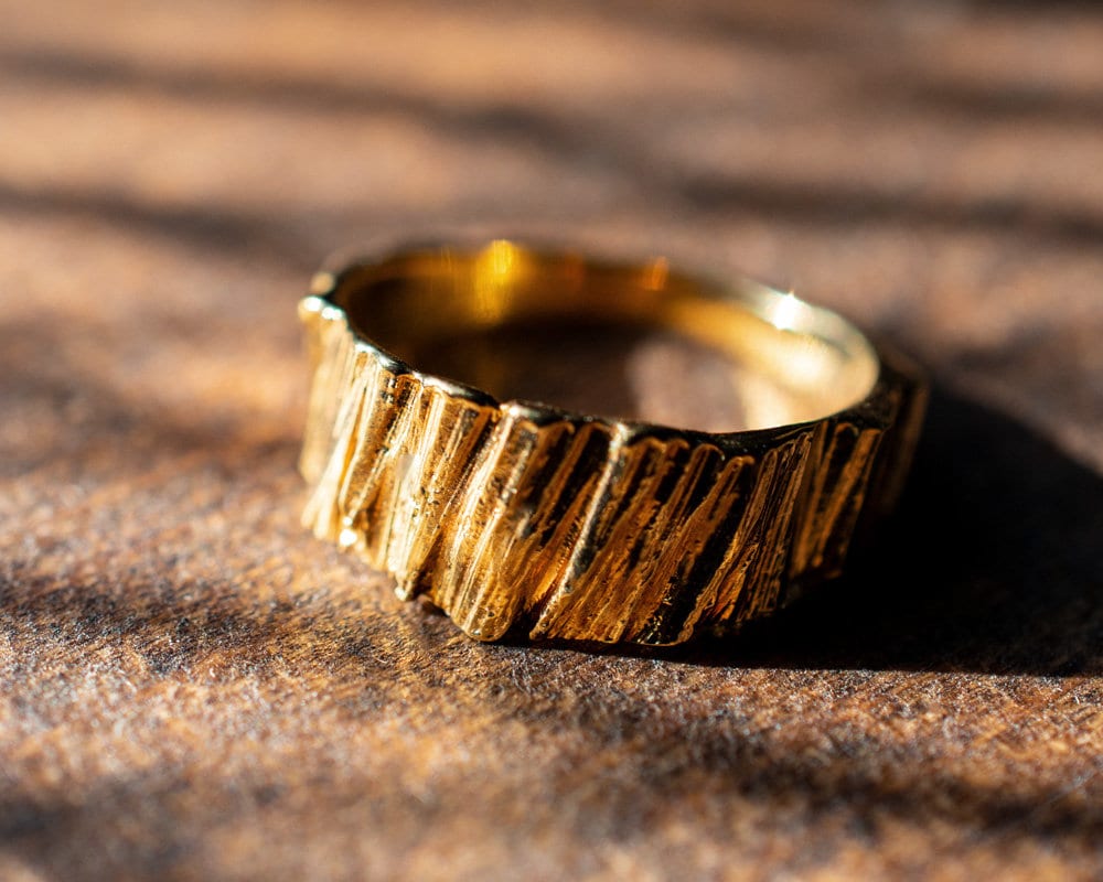 MR32 - Tree Trunk Wedge Ring