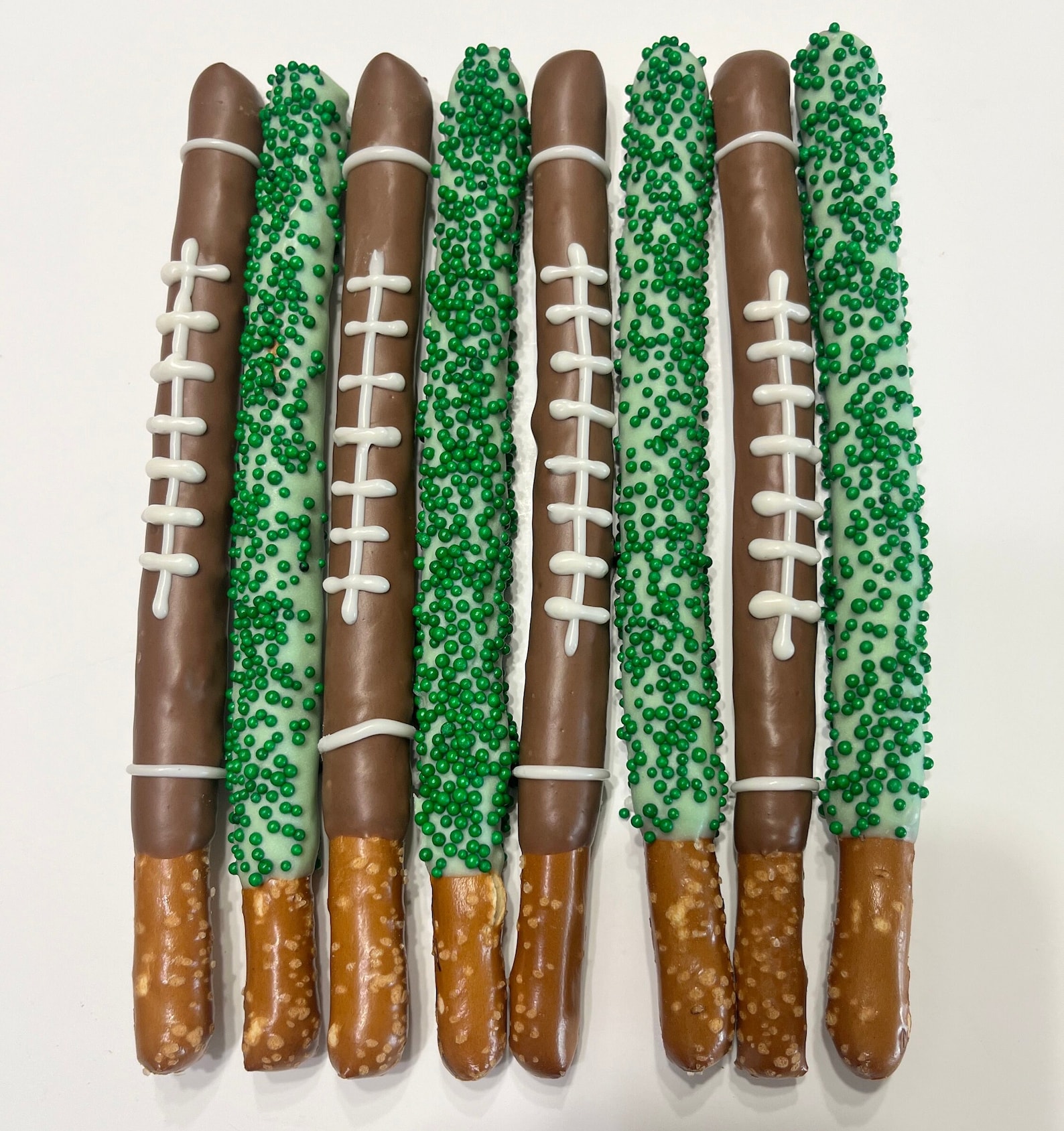 Football Pretzels, Football Chocolate Desserts, Football Season Treats ...