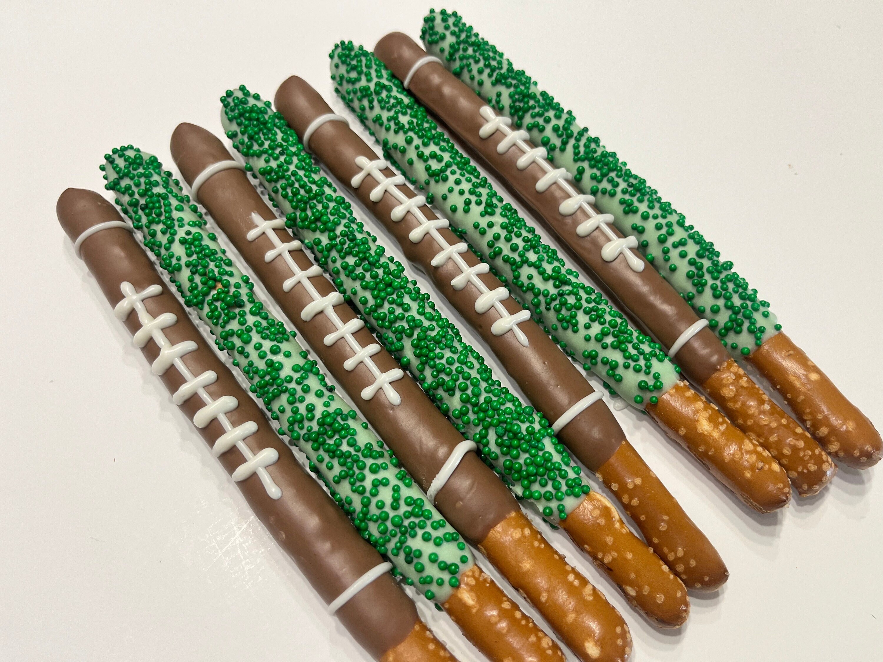 Football Pretzels, Football Chocolate Desserts, Football Season Treats ...