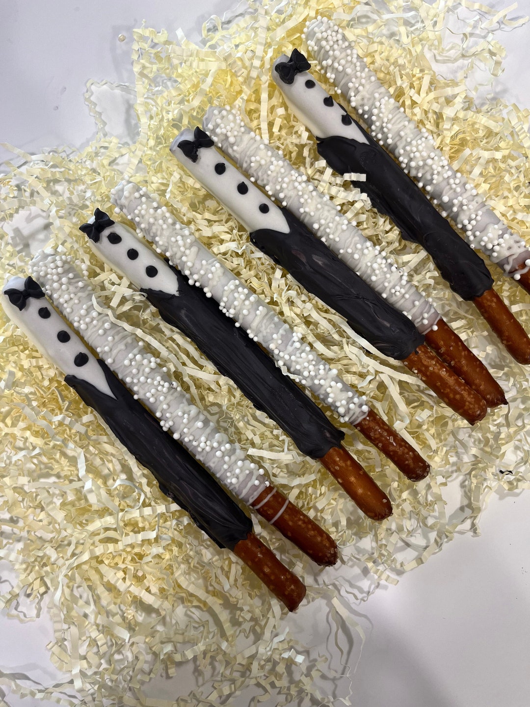 Bride and Groom Chocolate Dipped Pretzels Party Favors, Wedding Shower ...