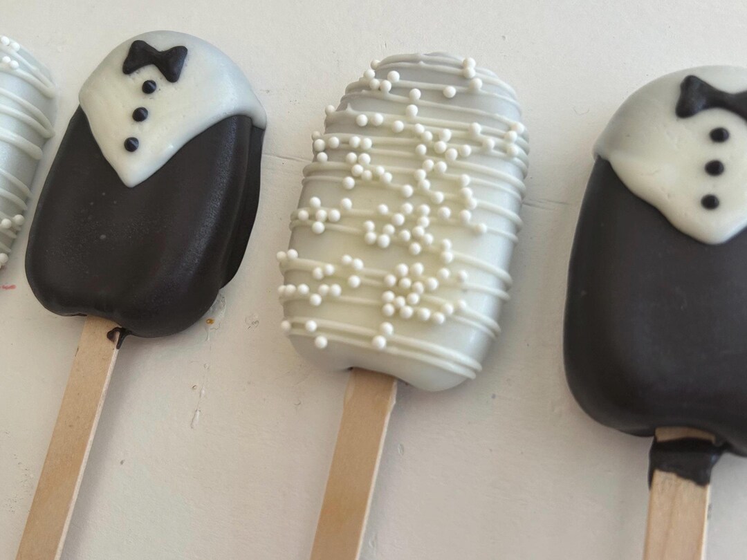 Bride and Groom Cakesicles, Bride and Groom Cake Pops, Bride and Groom ...