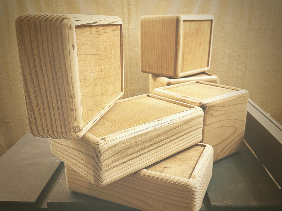 Tarot Oracle Box (red) | Cosmic Deck / Photo / Collectible Holder ...