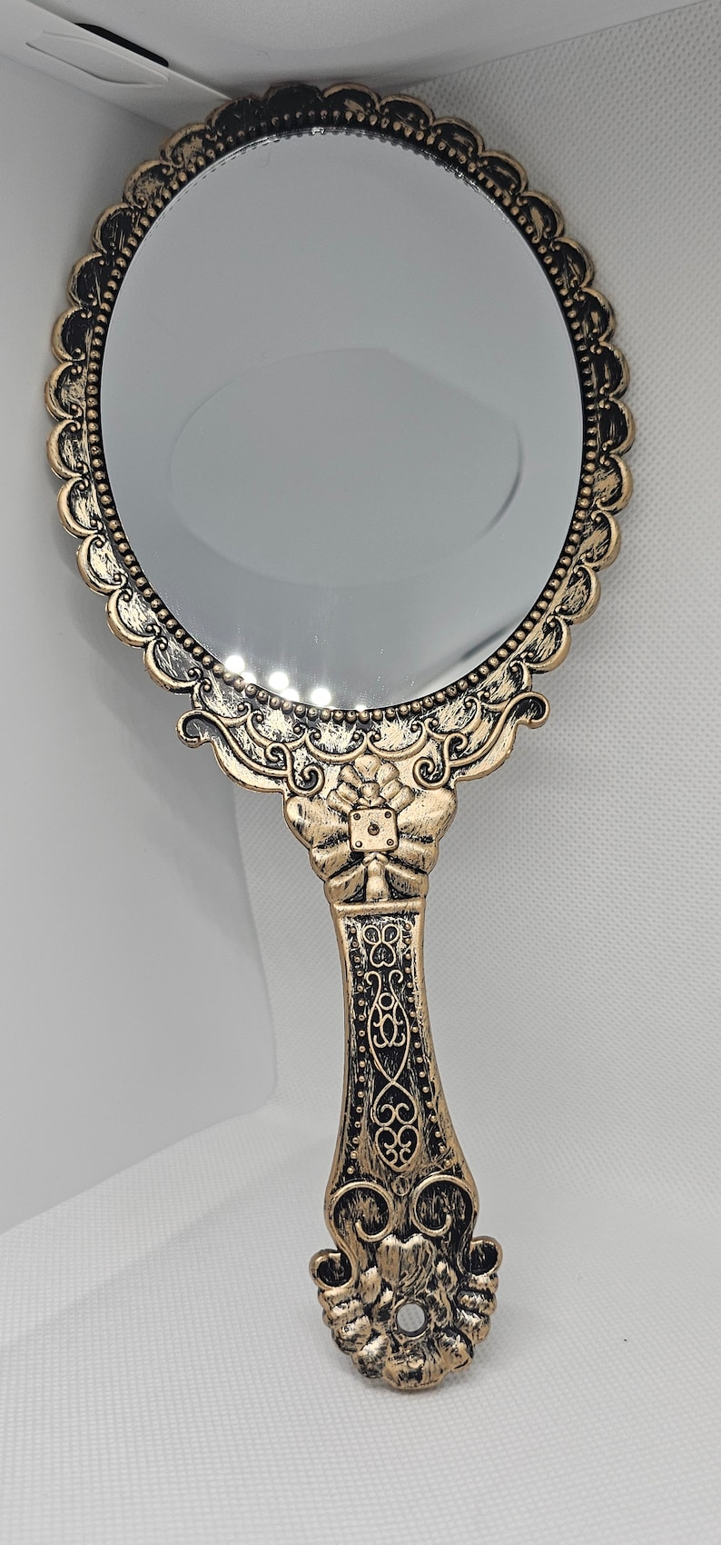 Elegant Vintage Style Handheld Mirror Antique-inspired Beauty for Your ...