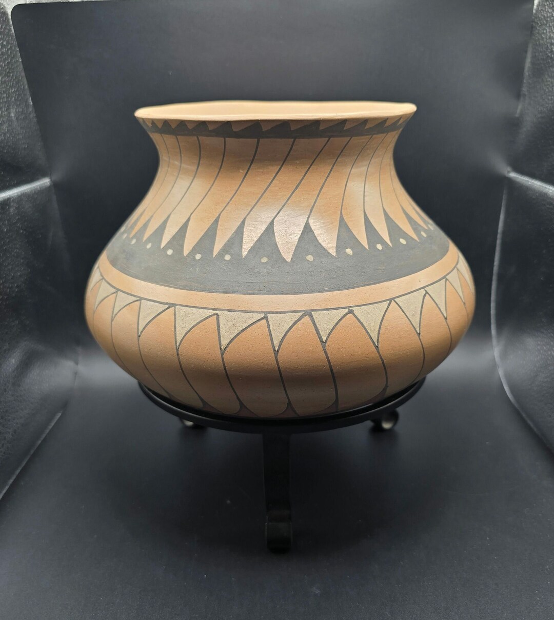 Tarahumara Native American Pottery With Metal Stand - Etsy