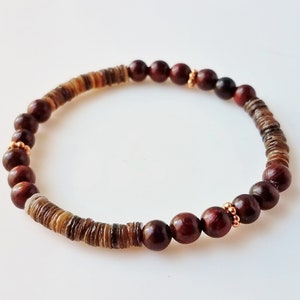 Tagnipis Shell and Cherry Wood Stretchy Bracelet - Fits 6.5 to 7 Inch ...