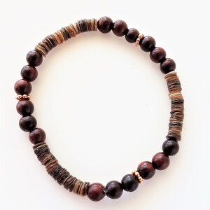 Tagnipis Shell and Cherry Wood Stretchy Bracelet - Fits 6.5 to 7 Inch ...