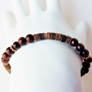 Tagnipis Shell and Cherry Wood Stretchy Bracelet - Fits 6.5 to 7 Inch ...