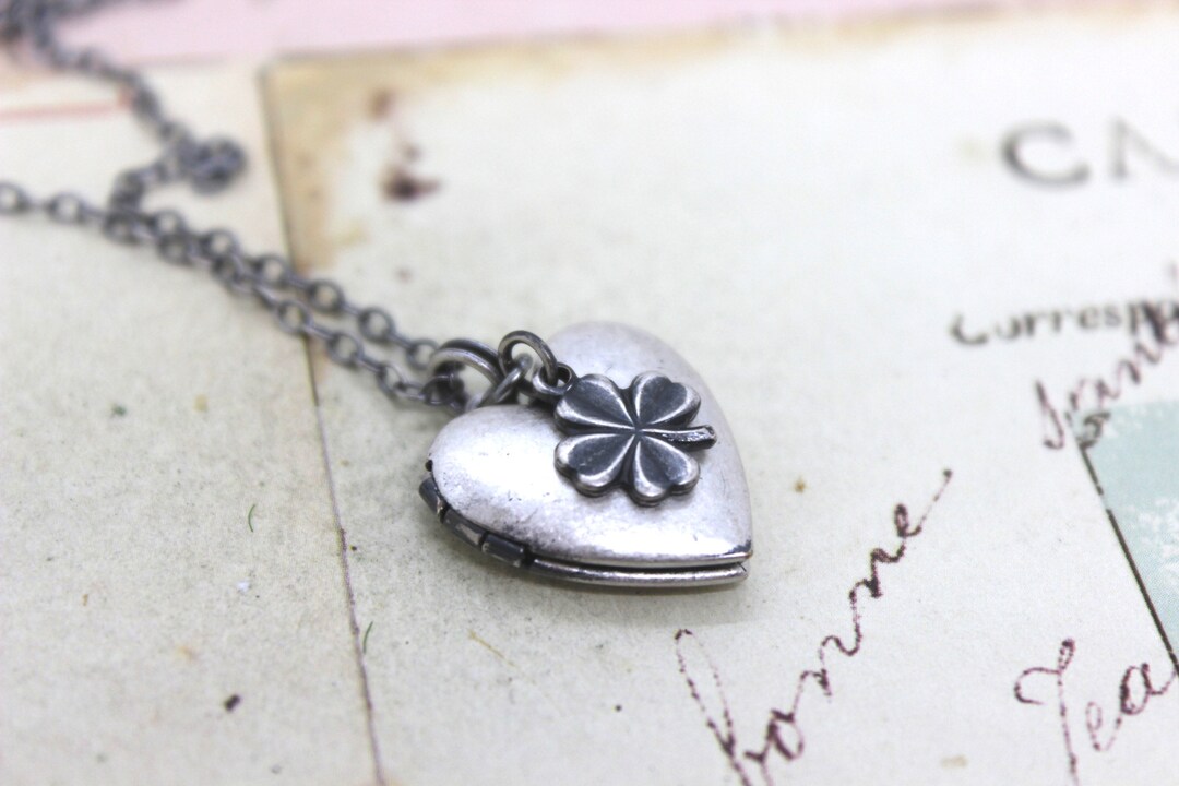 4 Leaf Clover. Locket Necklace. Silver Ox - Etsy