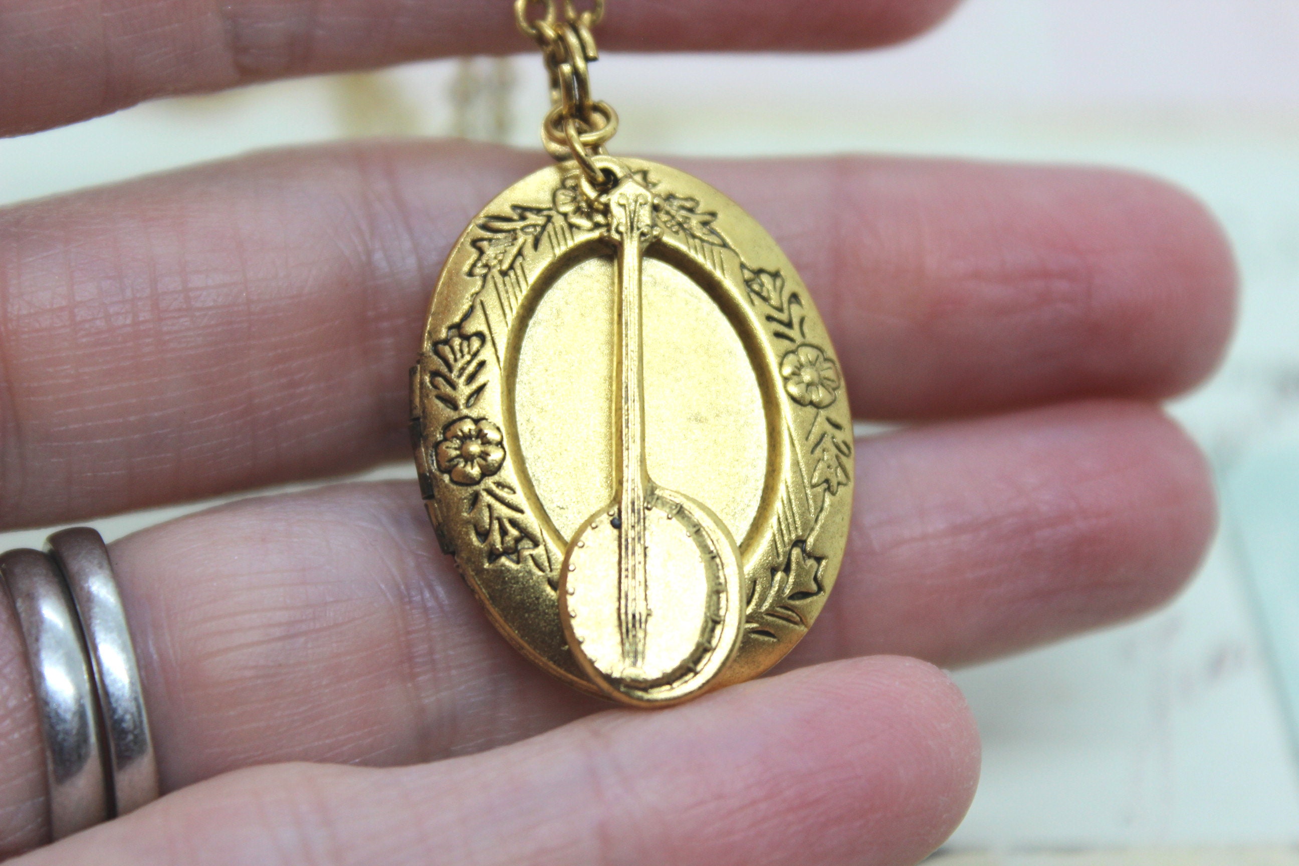 Banjo. Oval Locket Necklace. in Gold Ox Jewelry Floral - Etsy