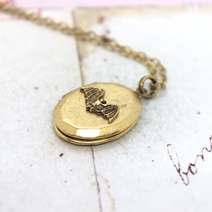 Bat. Locket Necklace. Gold Ox Jewelry Oval Locket - Etsy