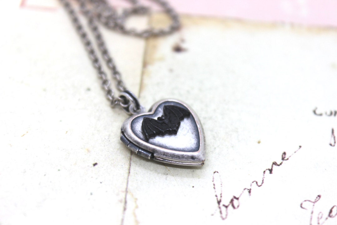 Bat. Heart Locket Necklace. Silver Ox Jewelry Black Bat - Etsy