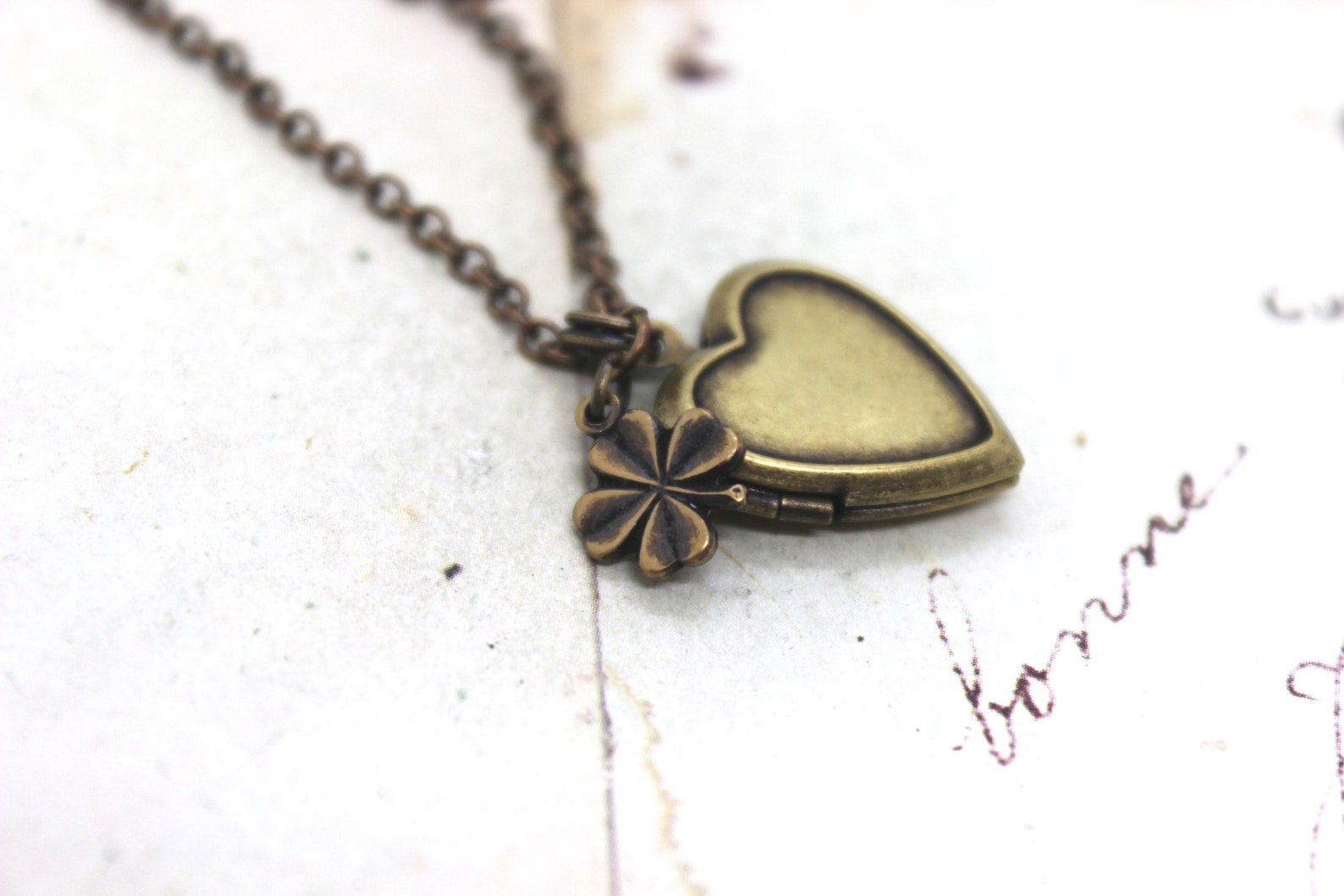4 Leaf Clover. Locket Necklace. Brass Ox - Etsy