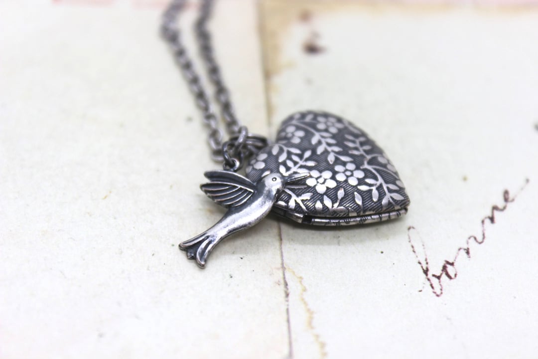 Hummingbird. Heart Locket Necklace. in Silver Ox With Floral Locket - Etsy