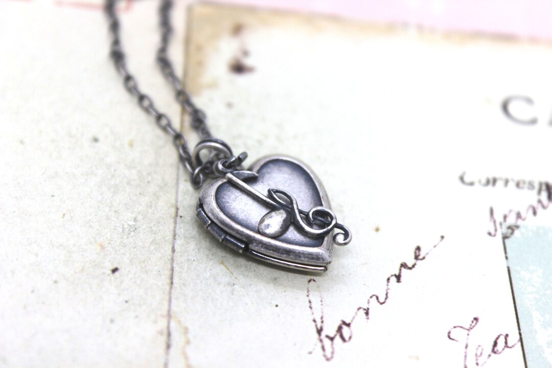 Music Notes. Heart Locket Necklace. in Silver Ox Jewelry G Clef - Etsy