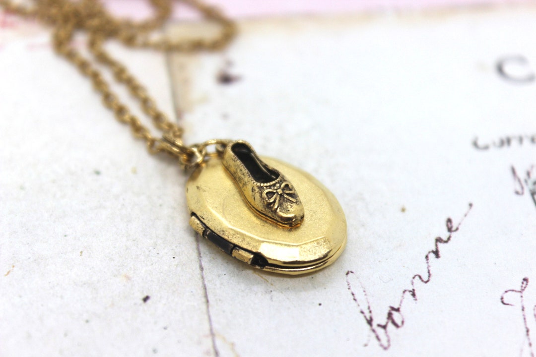Ballet Shoe. Oval Locket Necklace. Gold Ox Jewelry - Etsy