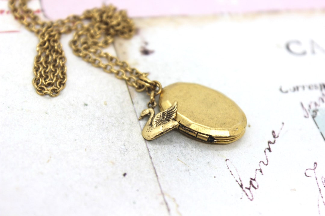 Swan Locket Necklace. Gold Ox Jewelry Oval Locket - Etsy