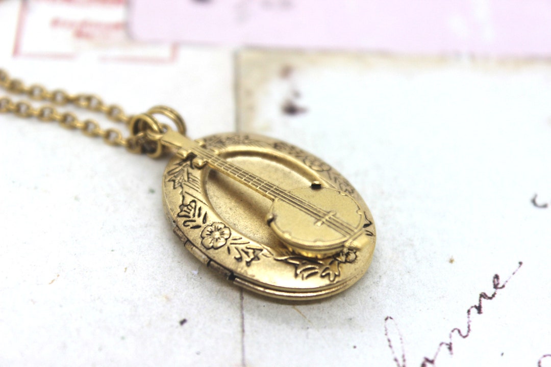 Banjo. Oval Locket Necklace. in Gold Ox Jewelry Floral Double Sided ...