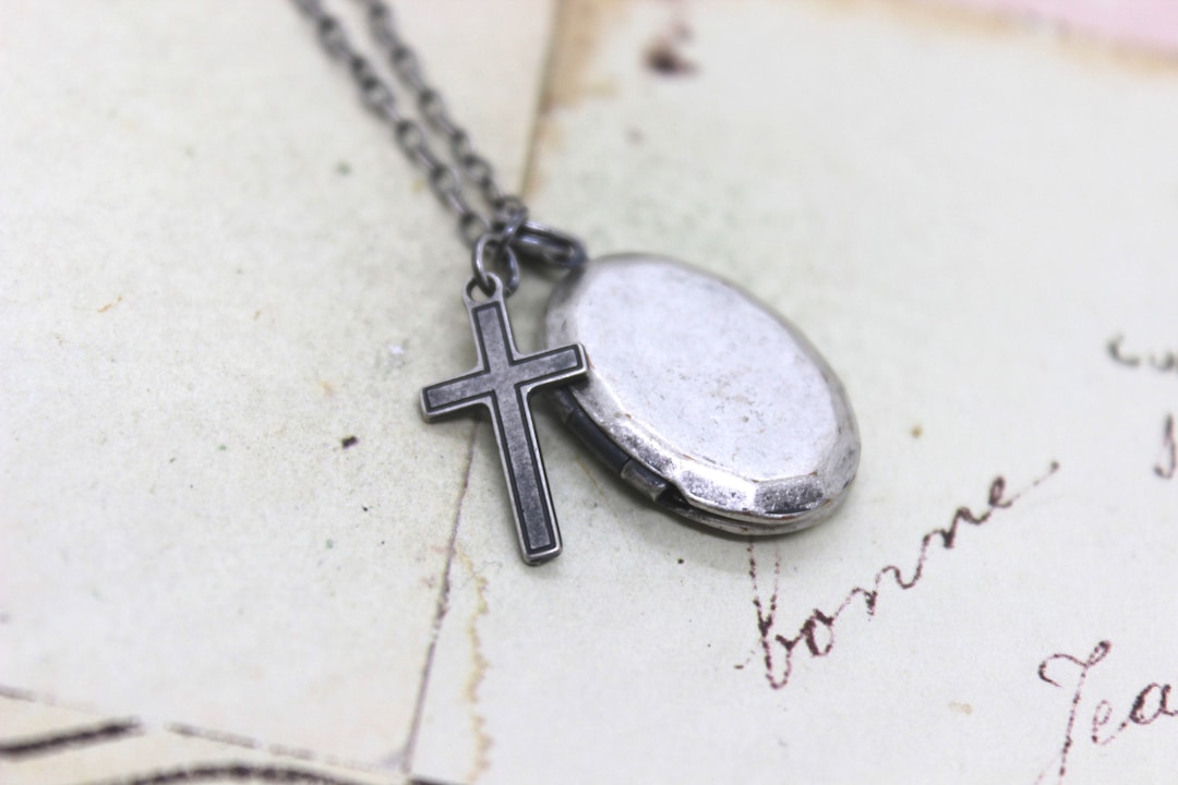 Cross. Locket Necklace. in Silver Ox - Etsy