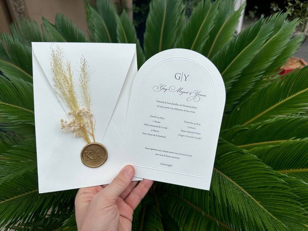 Floral Round Shape Wedding Card With Embossed Envelopes and Custom Wax ...