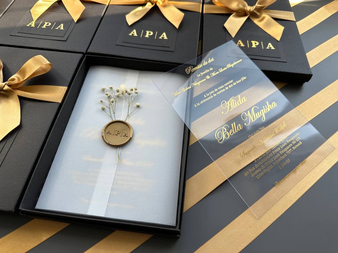Acrylic Wedding Invitation Set: Gold Print, Wax Seal, Dried Flowers - Etsy