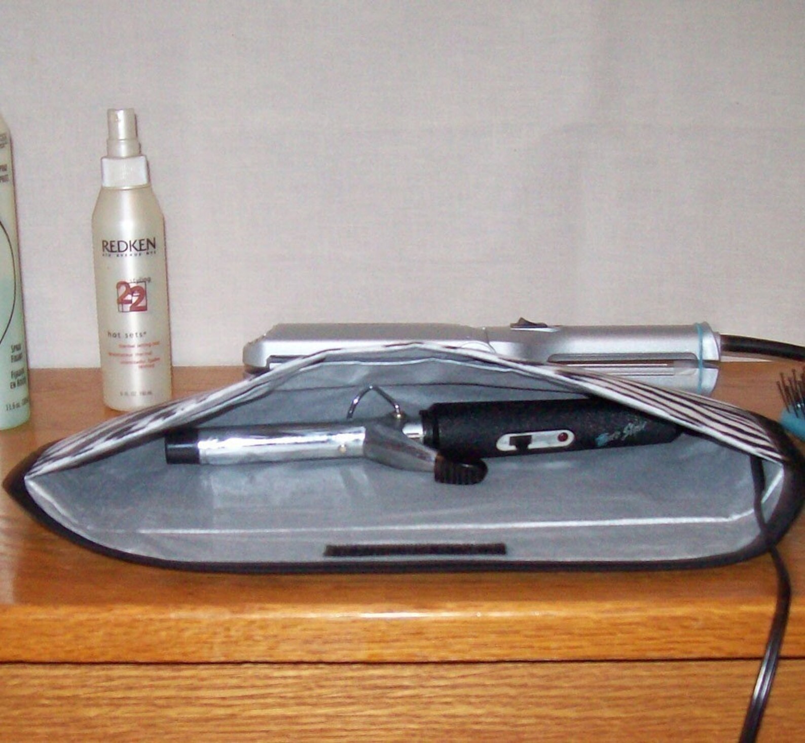 Curling Iron Case / Flat Iron Cover for Travel or the Gym (insulated ...
