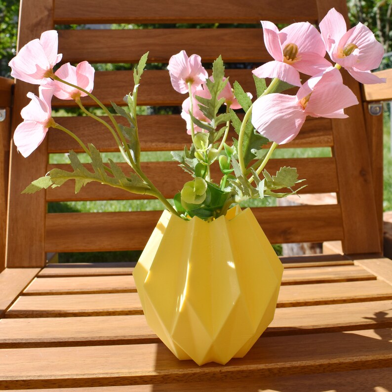 Modern Origami Flower Vase. Unique Vase for Dried Flowers. 3D Printed ...