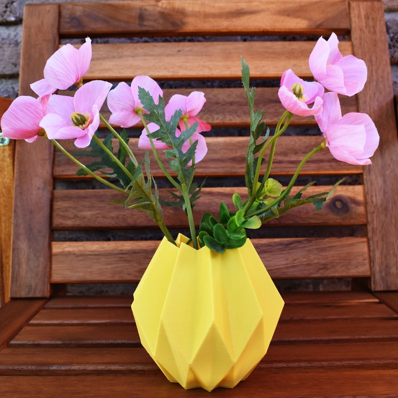 Modern Origami Flower Vase. Unique Vase for Dried Flowers. 3D Printed ...
