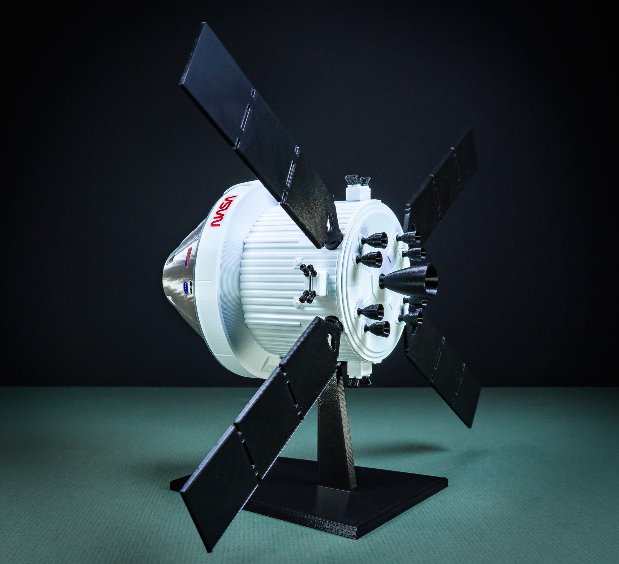 Orion MPCV Spaceship Plastic Model NASA Spacecraft Artemis Rocket SLS ...