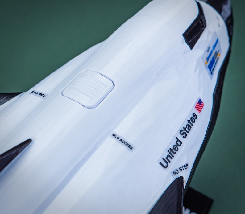 Dream Chaser Spaceplane Crewed | Plastic Model | Rocket | Spacecraft ...