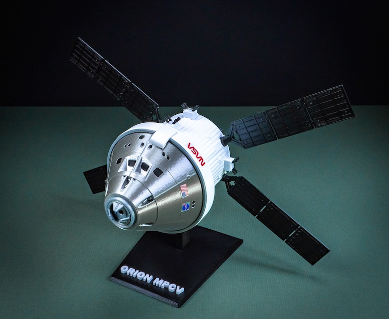 Orion MPCV Spaceship | Plastic Model | NASA Spacecraft | Artemis Rocket ...