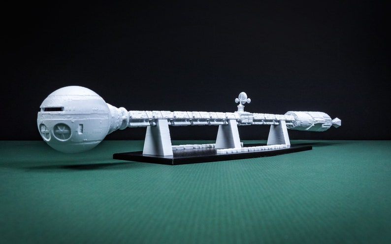 Discovery XD-1 2001 a Space Odyssey Plastic Model Spaceship Spacecraft ...