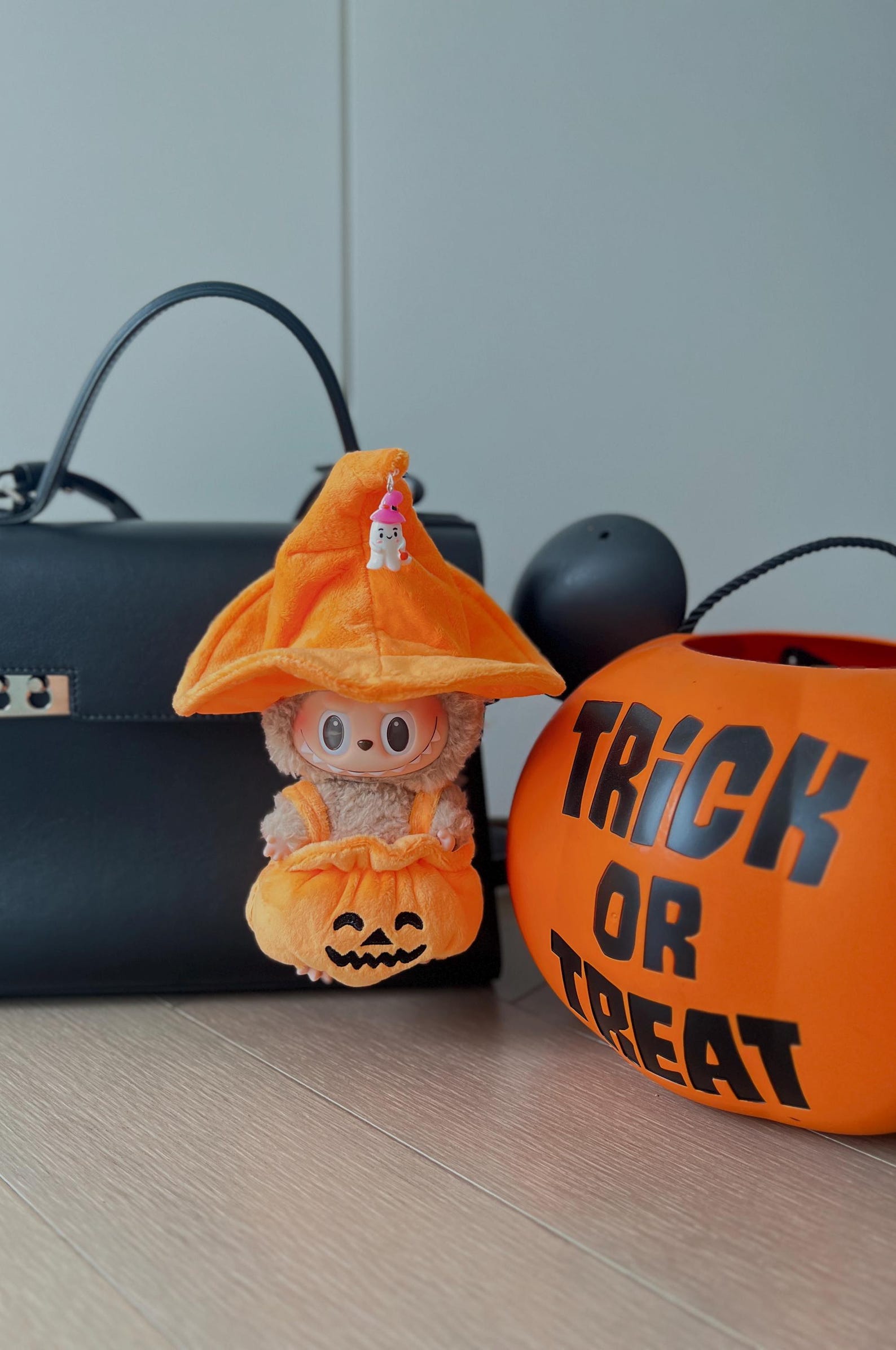 Labubu Halloween Party Pumpkin Costume fits Macaron and Have a Seat ...