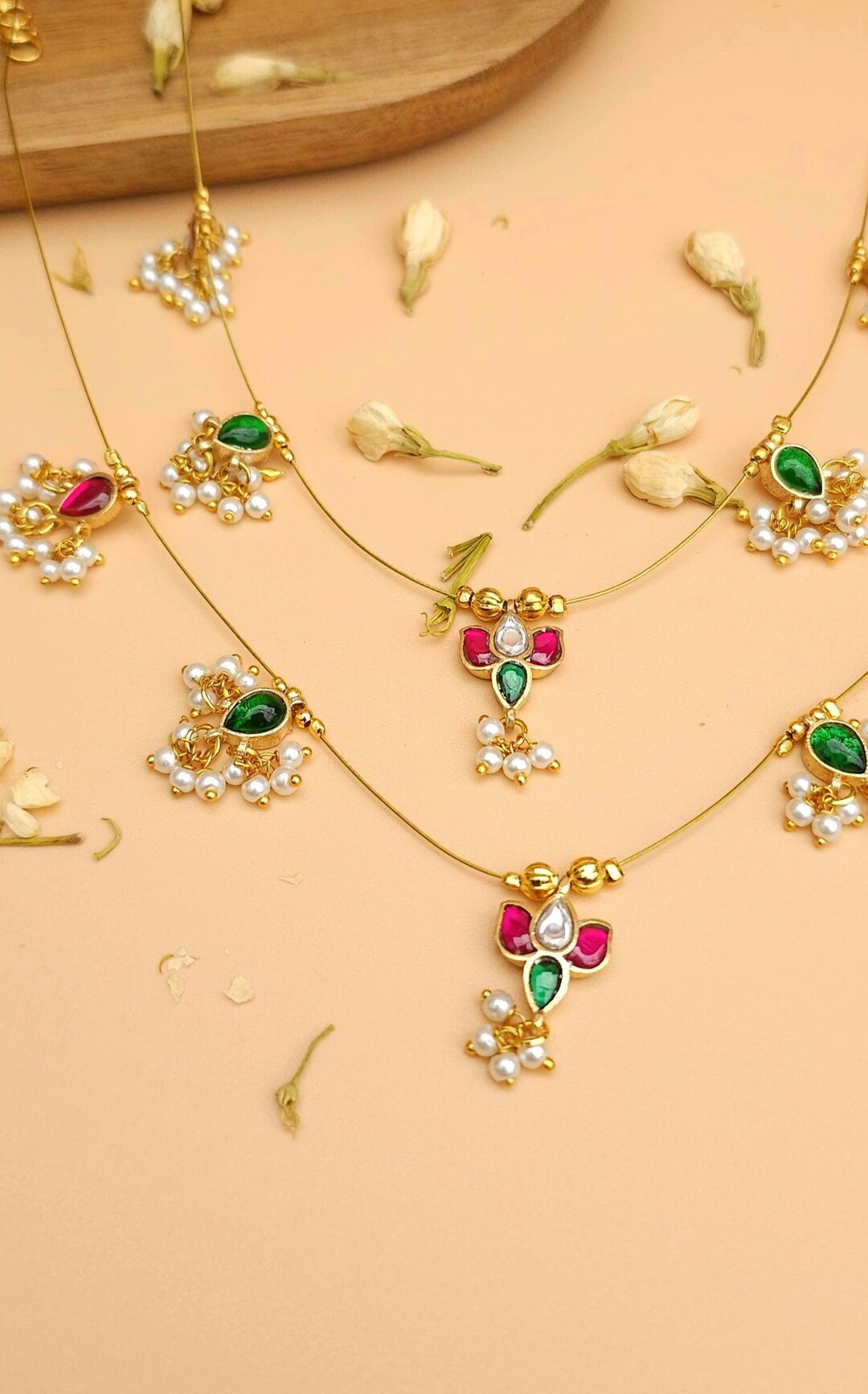 Invisible Chain Necklace, Jadau Stone With Lotus Pendant, Earring Not ...