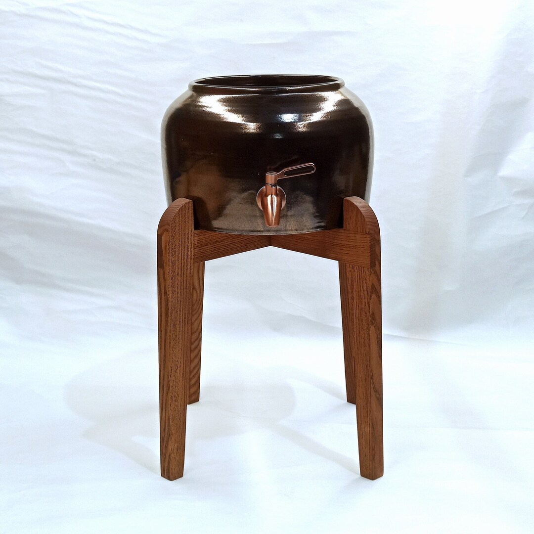 5 Gallon Bottle Ceramic Water Gravity Dispenser on Wooden Stand in ...