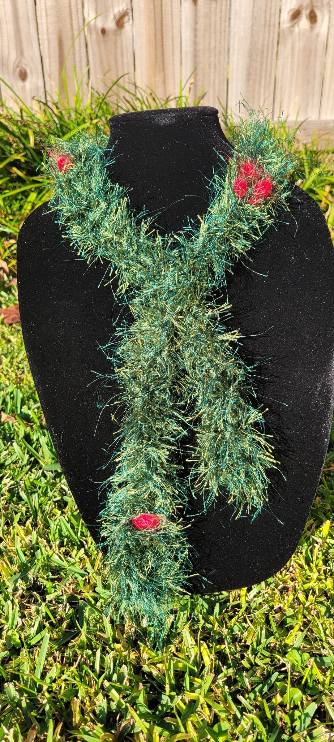 Christmas Scarf Necklace: Garland Scarf / Necklace With Holly Berries ...