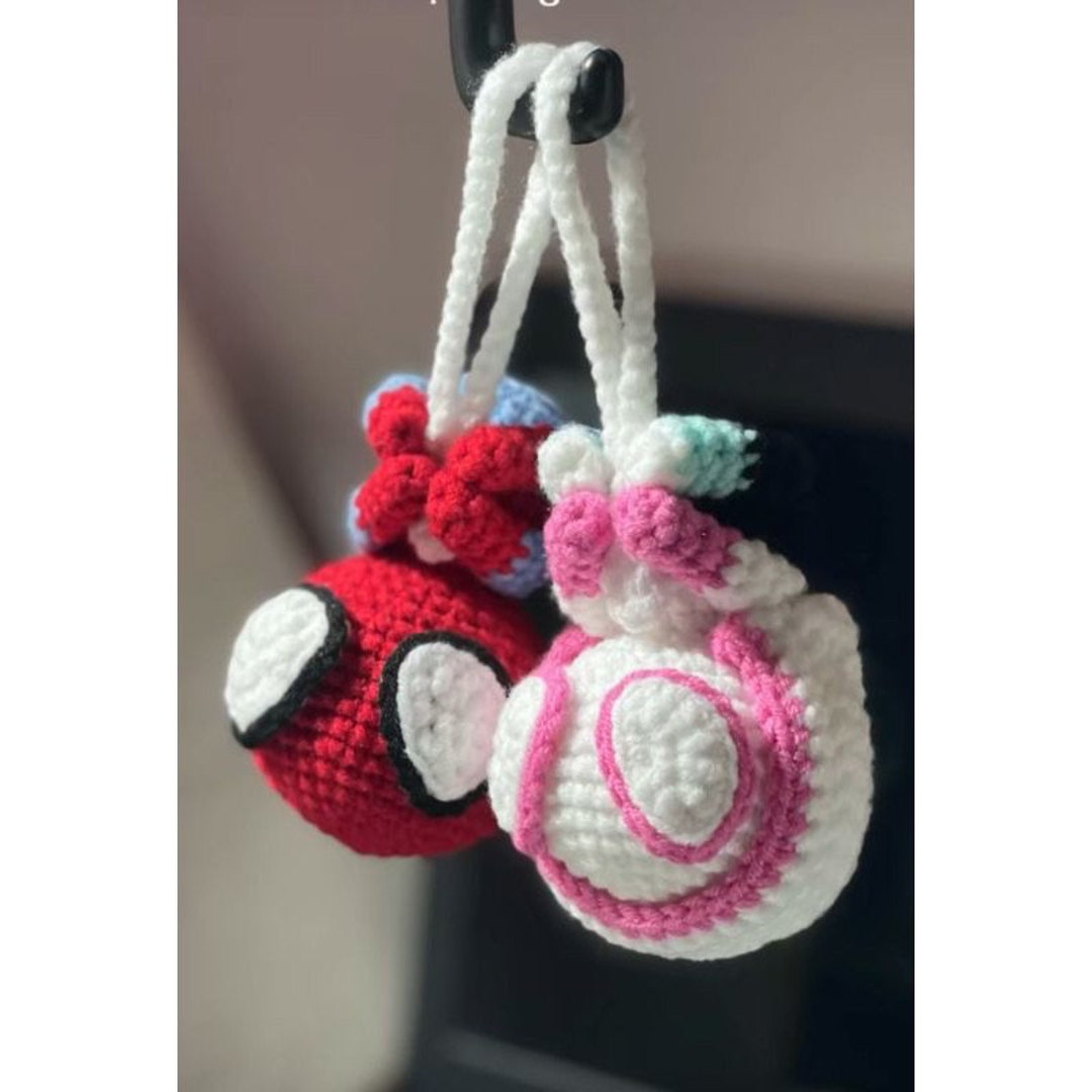 Handmade Crochet Mini Spiderman and Spiderwoman Keychain, Keychain Gwen ...