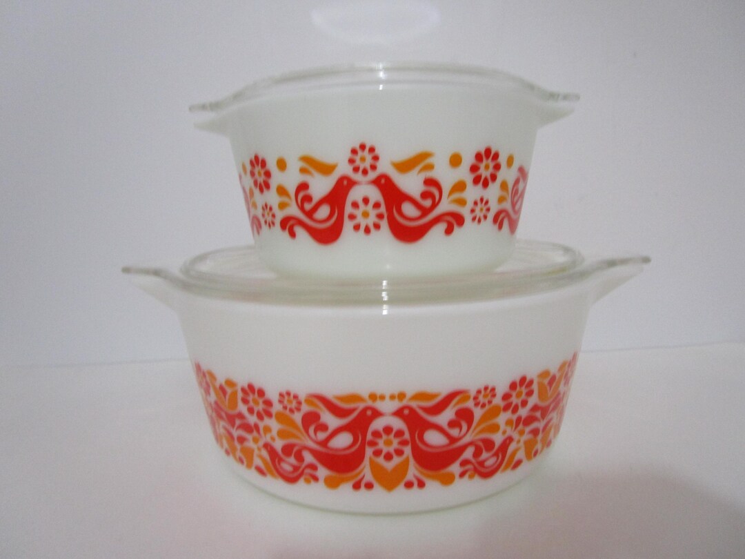 2 Pyrex Red Bird Friendship Cinderella Casseroles 473 475 Penn Dutch ...