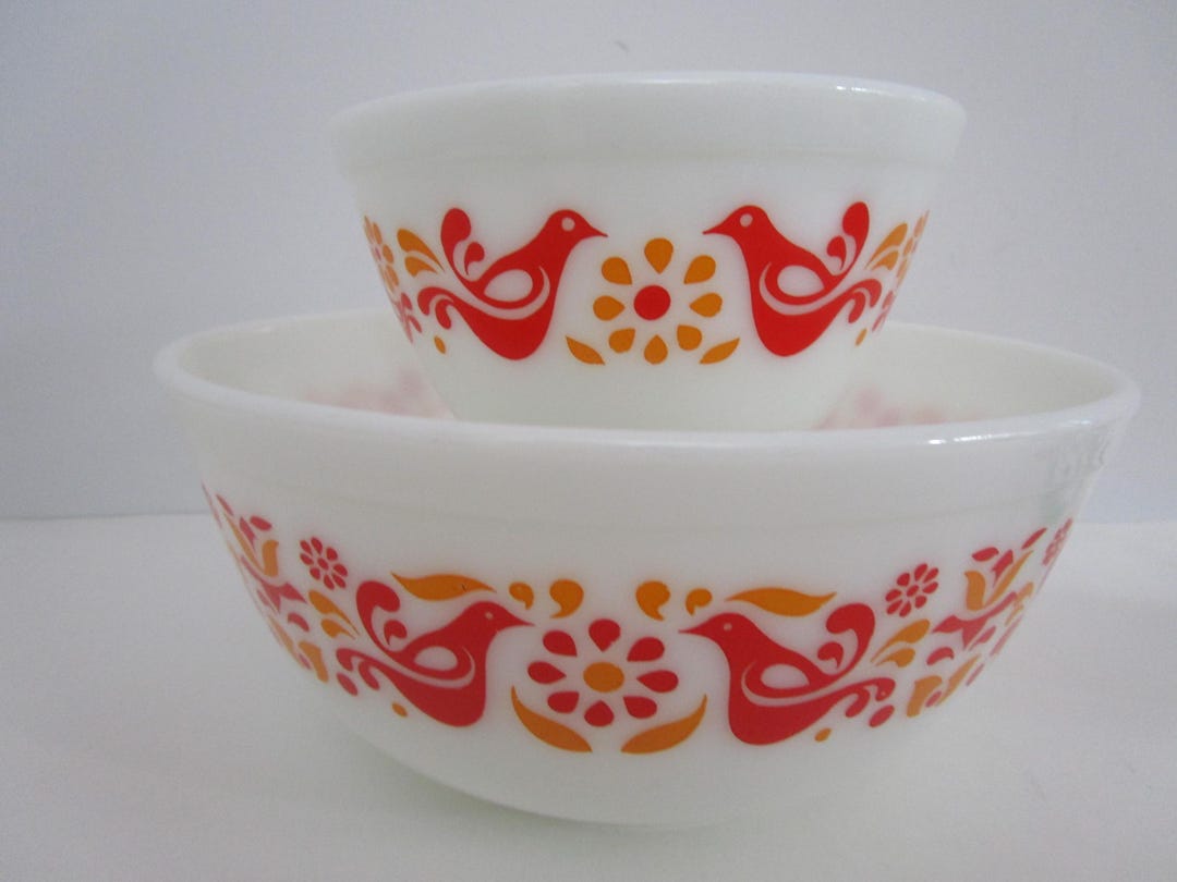 2 Pyrex Friendship Red Bird Round Bowls 401 403 Lids Red Orange USA - Etsy