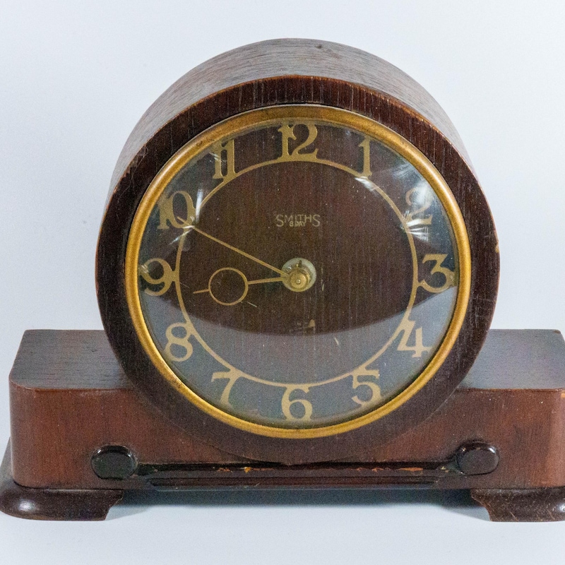 Small Mantle Vintage Clock - Etsy UK