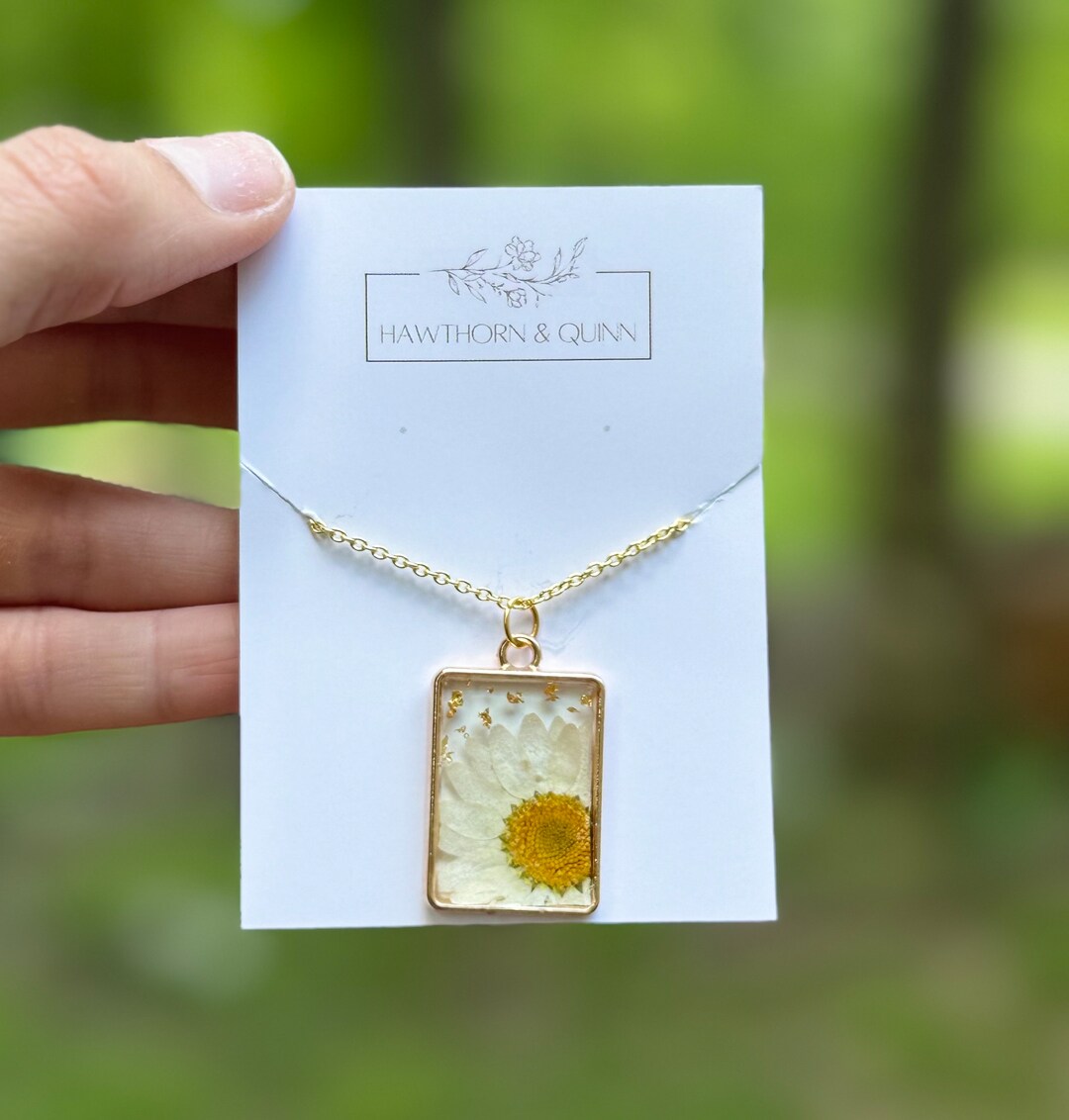 16K Gold Chain Necklace With Real Daisy Flower Pendant / Dried White ...