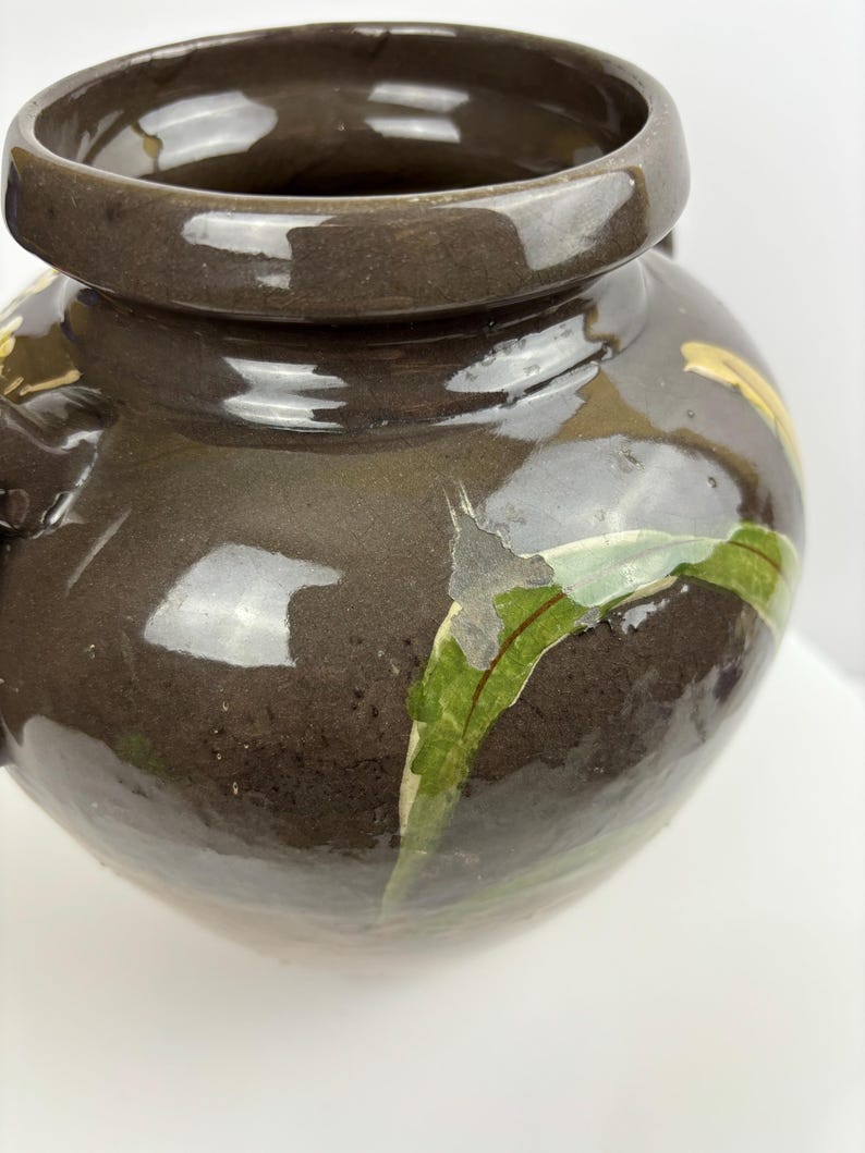 A Beautiful and Highly Decorative Antique Vase. Probably From Leeds Art ...