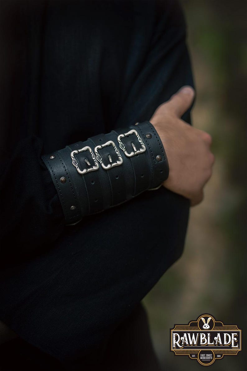 Goliath Bracer Black – Premium Single Leather Armguard, LARP, US Duty ...