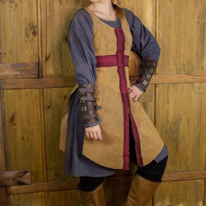 Medieval Fantasy Crussader Knight Tabard Woman - LARP, US Duty Free ...