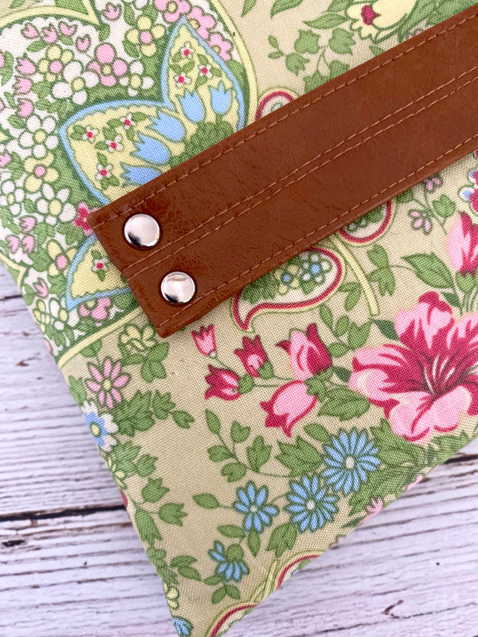 Springtime Floral Clutch / Wrist Handle - Etsy