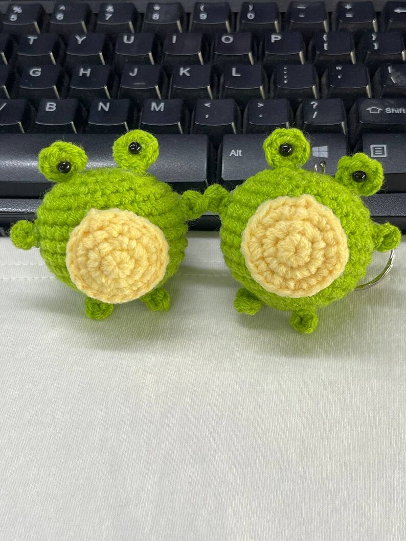 Crochet Frog Keychain Amigurumi - Etsy