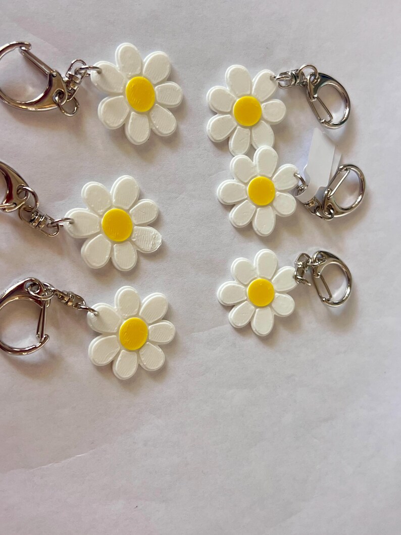 6 Pack Daisy Flower Keychain - Etsy