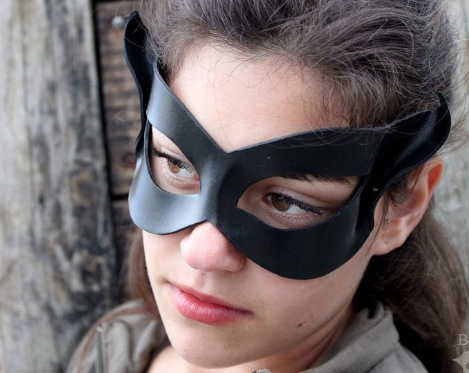 Little Black Cat Leather Mask: Catwoman Cosplay Costume With Pointy Cat ...
